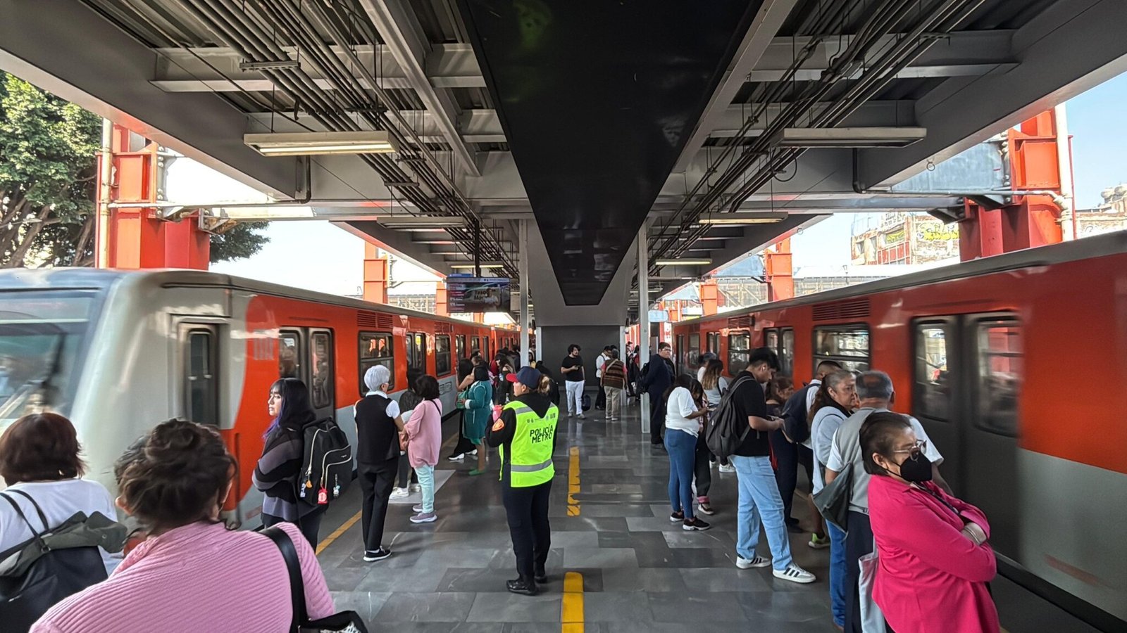 Metro CDMX enloquece a sus usuarios este martes: retrasos y trenes ...