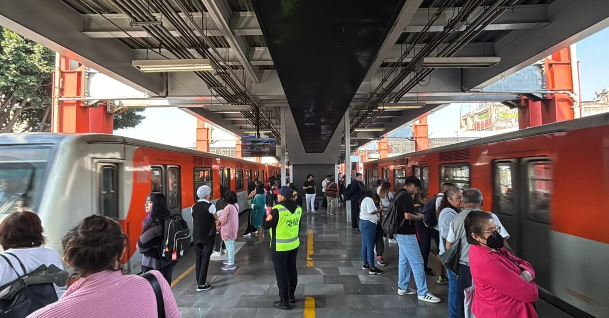 Metro CDMX enloquece a sus usuarios este martes: retrasos y trenes ...